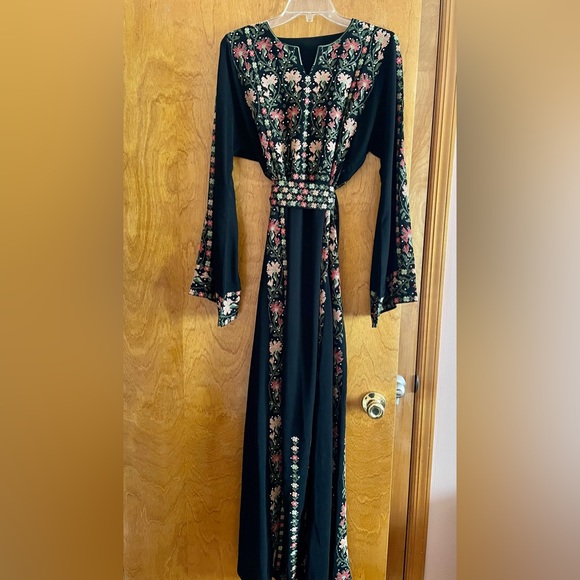 Dresses | Traditional Palestinian Thobe Simple Flower Design Matching ...